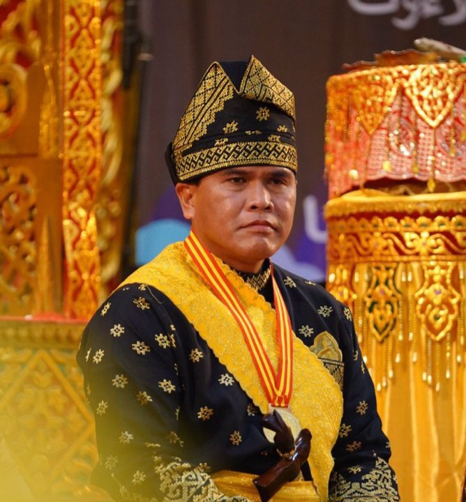 Kasal TNI Muhammad Ali Resmi Sandang Gelar Adat Sebagai Datuk Seri ...