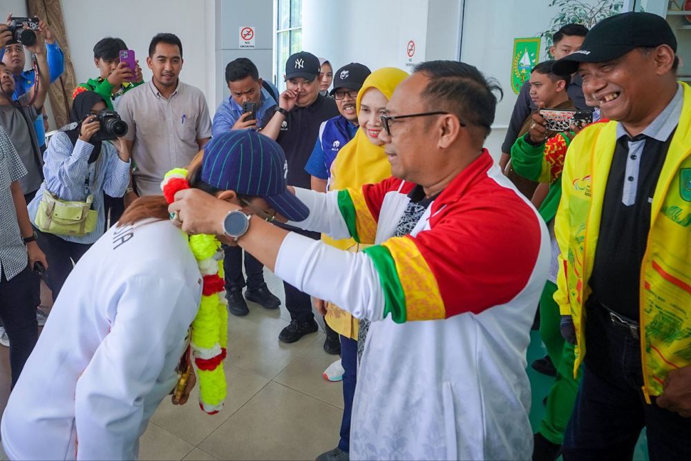 Tiba di Riau, Leani Ratri Peraih Emas Paralimpiade Paris 2024 Disambut ...