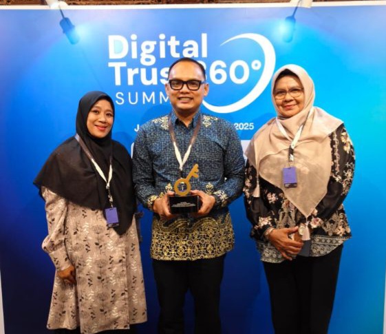 Dukung Tata Kelola Pemerintahan Digital, Pemprov Riau Raih Penghargaan ...